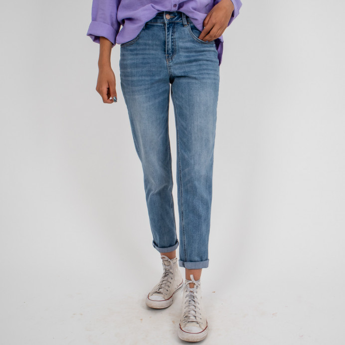 Jane Blue, jeans, blouses, chemises dans l'esprit Jane Birkin.